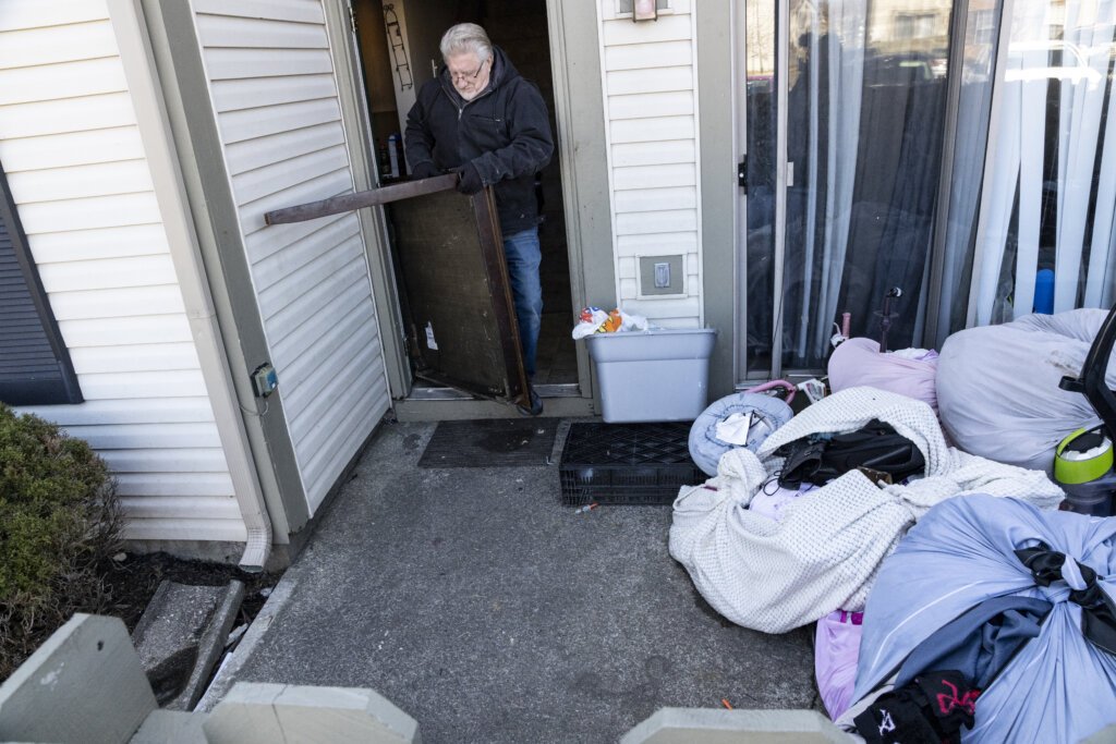 Fear of homelessness for the holidays: Georgia rental aid plan still ...