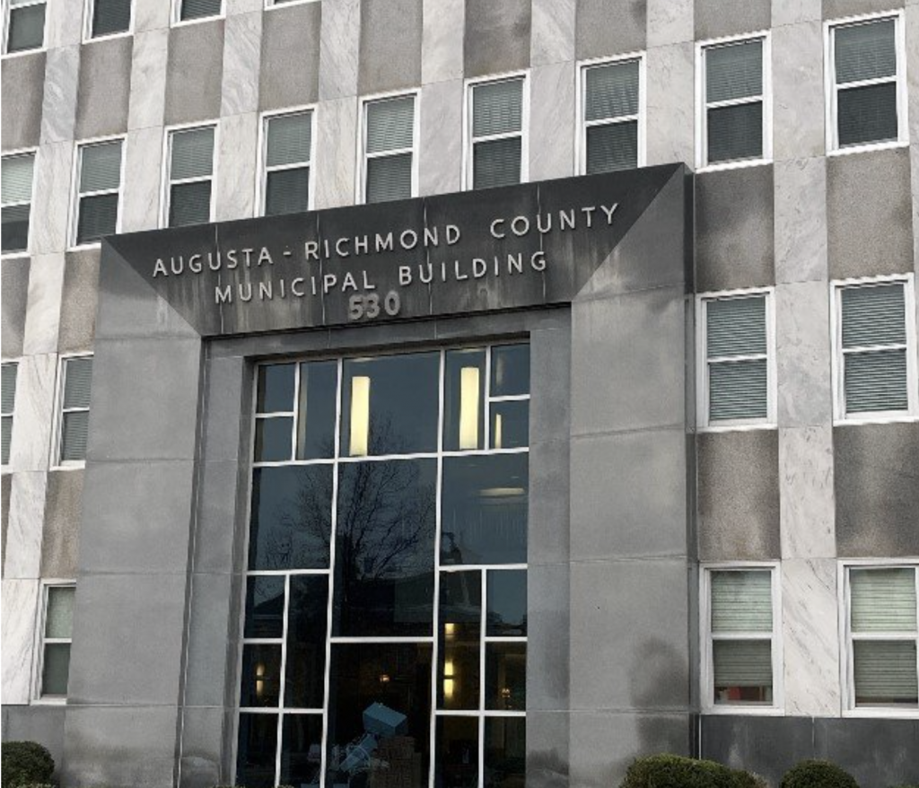 Editorial: City needs to get on with the search for a new administrator ...